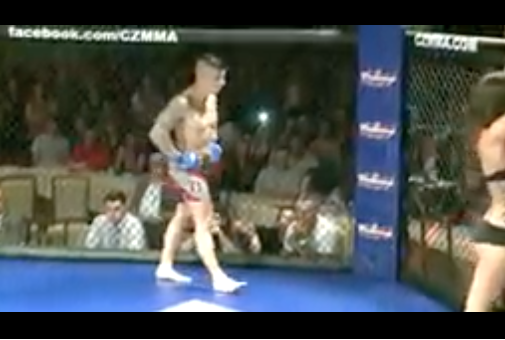 Le monde du MMA sous le choc: un combattant décède après un KO