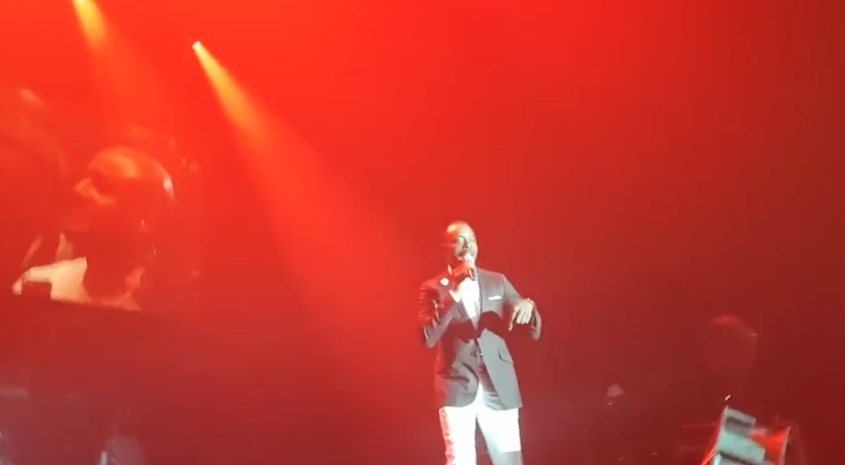 Premiere partie Bercy chaude ambiance dans la salle d'Accor Hotel Aréna ...