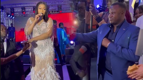 URGENT: Battré extraordinaire de sa coépouse, Aida Samb en larme chante ...